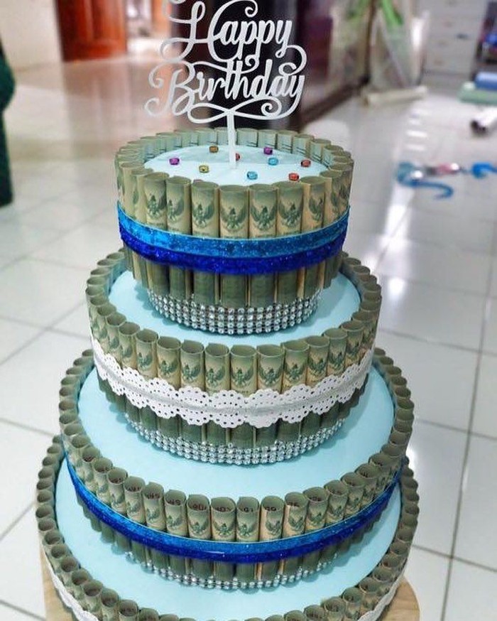 Mewah! Ini Dia Kreasi Kue Uang Sungguhan yang Lagi Ngetren