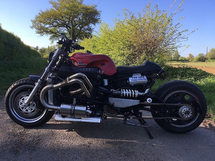 Tampang Sangar Motor Monster Bermesin Mobil V6