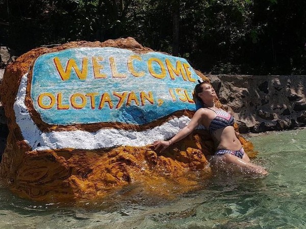 Foto: Gaya Liburan Seksi Maria Ozawa di Filipina