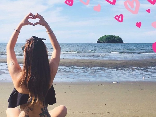 Foto: Gaya Liburan Seksi Maria Ozawa di Filipina