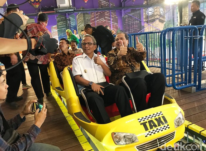 Senyum Semringah CT saat Resmikan Transmart Yasmin Bogor