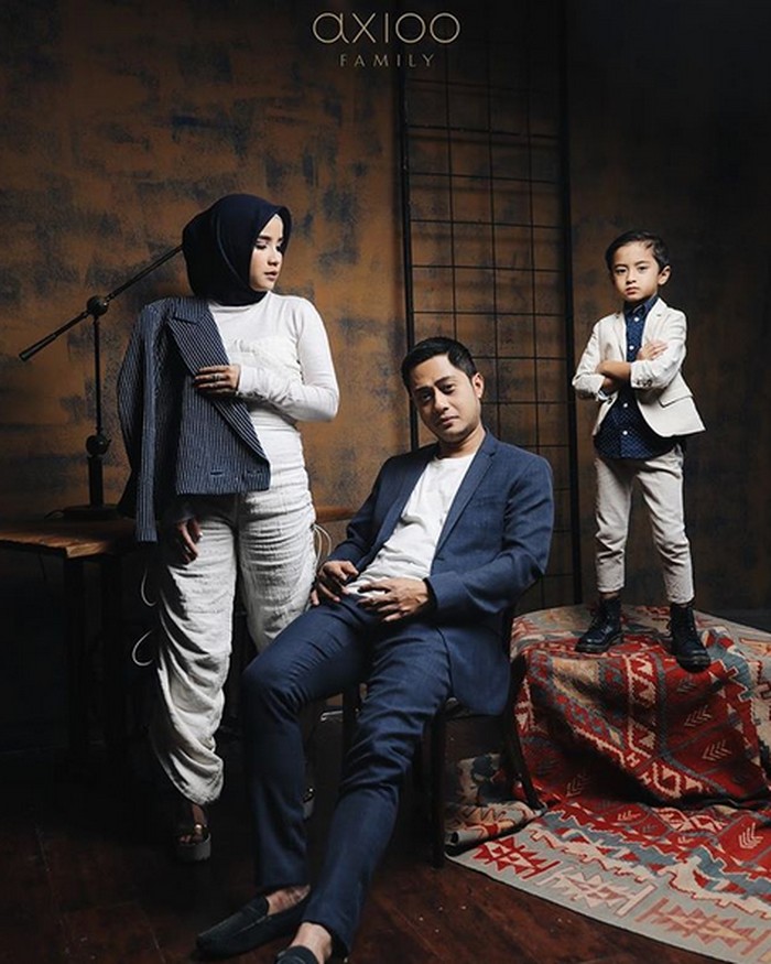 Kompak! Keluarga Ferry Ardiansyah dan Tasya Nur Medina