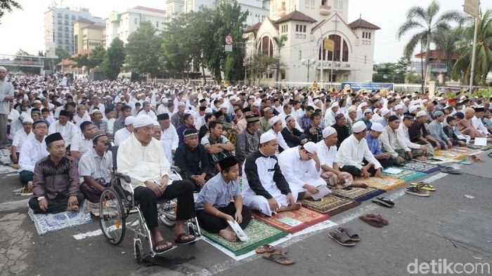 10 Contoh Mukadimah Khutbah Idul Fitri, Lengkap Bacaan Arab dan Latin 10 Contoh Mukadimah Khutbah Idul Fitri, Lengkap Bacaan Arab dan Latin