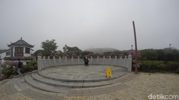 Foto: Desa Berkabut yang Cantik di Hong Kong