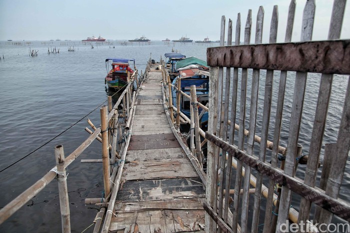 Pantai Marunda Kini Penuh dengan Sampah