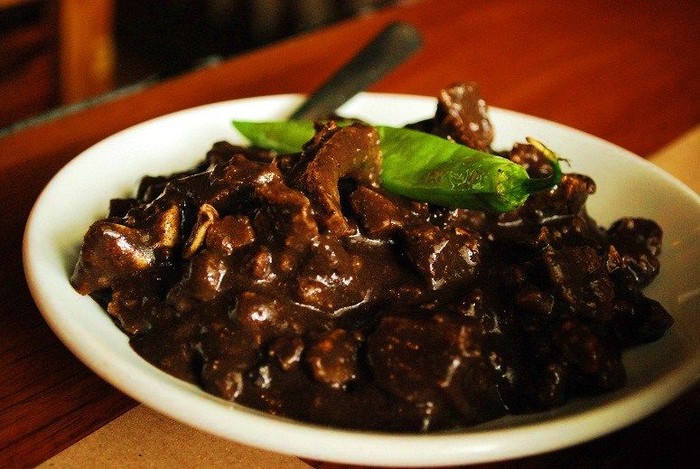 Hii..! 10 Makanan Khas Ini Terbuat dari Campuran Darah Segar Hewan