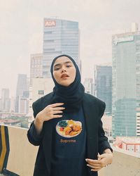 Gaya Khas Sivia Azizah, Tak Pernah Pakai Hijab Selain Warna Hitam