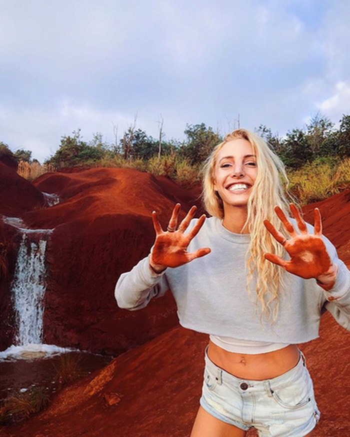 Kenalin Caitlin Turner, Selebgram yang Hobi Yoga di Alam Terbuka