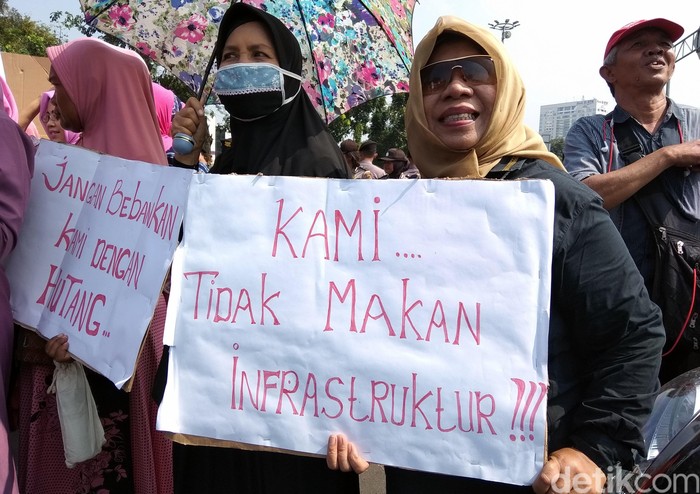 Beragam Tuntutan di Demo 'The Power of Emak-emak' Beragam Tuntutan di Demo 'The Power of Emak-emak'