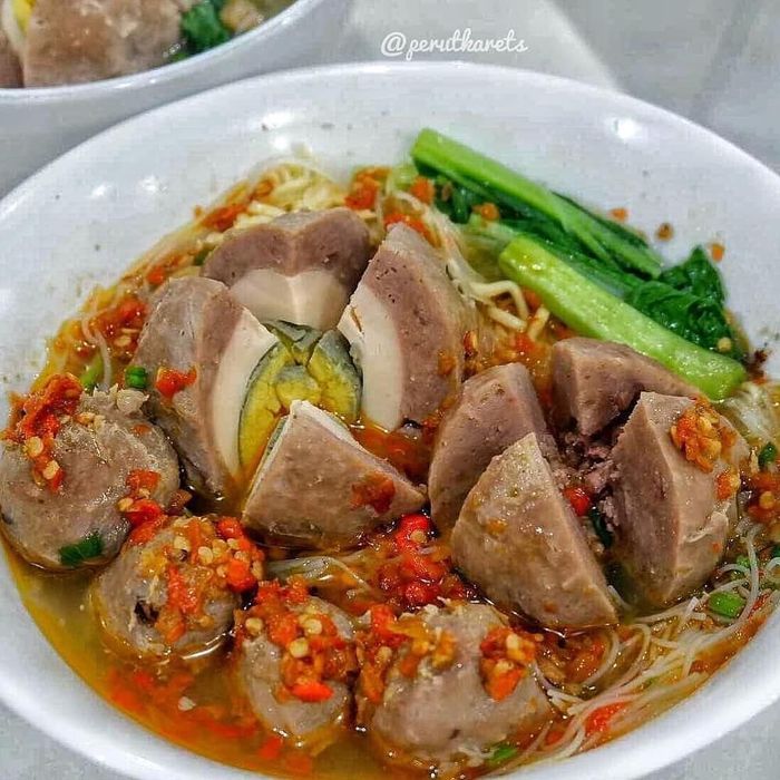 Mantap! Bakso Telur Berkuah Gurih Pedas Buat Makan Siang - Foto 5