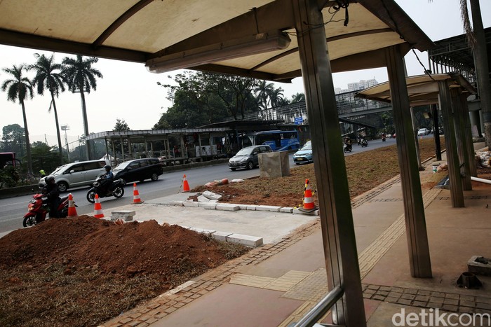 Halte di Sudirman Dibuatkan Jalur Penghubung
