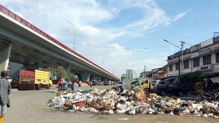 Before-After Jembatan Ampera, Dulu Jorok Kini Cling Before-After Jembatan Ampera, Dulu Jorok Kini Cling