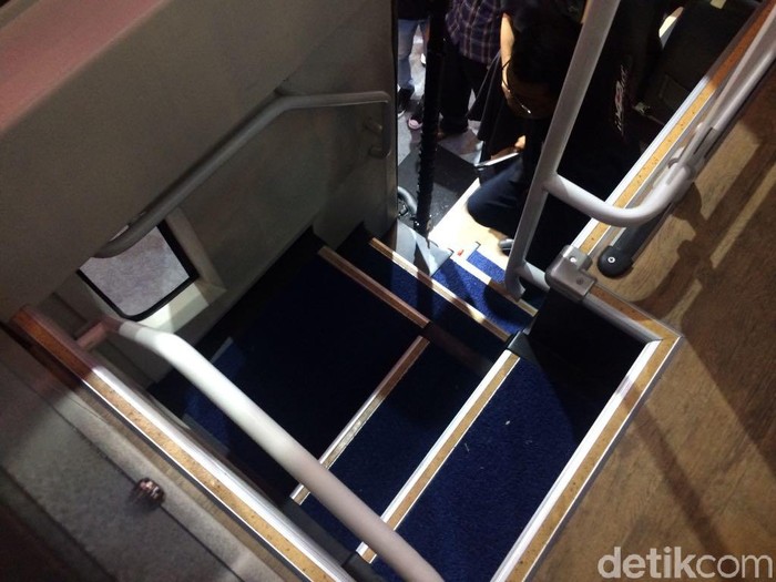 Keren! Bus Tingkat Mewah Ini Ada Toilet ala Pesawat