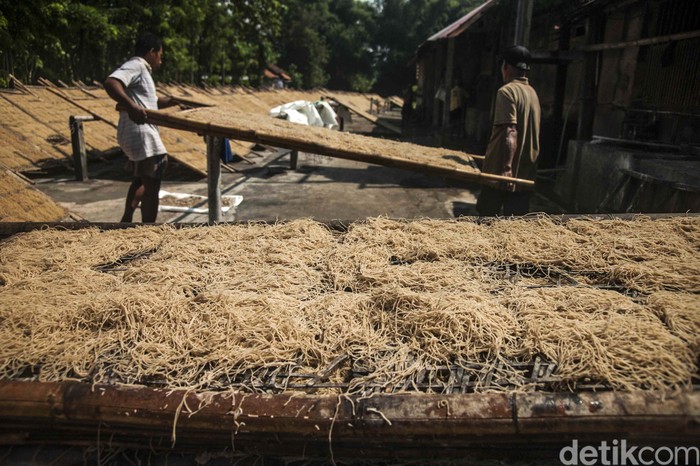 Melihat Proses Pembuatan Mie Lethek Khas Yogyakarta