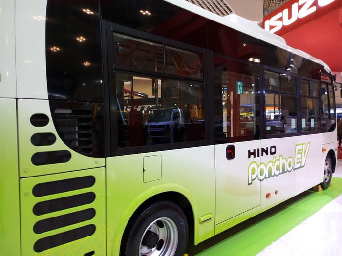 Tampang Bus Listrik Hino Poncho Electric Vehicle