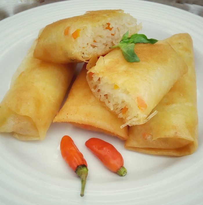 Siapa Mau Ngemil Risoles Aneka Isi yang Gurih Hangat Ini?