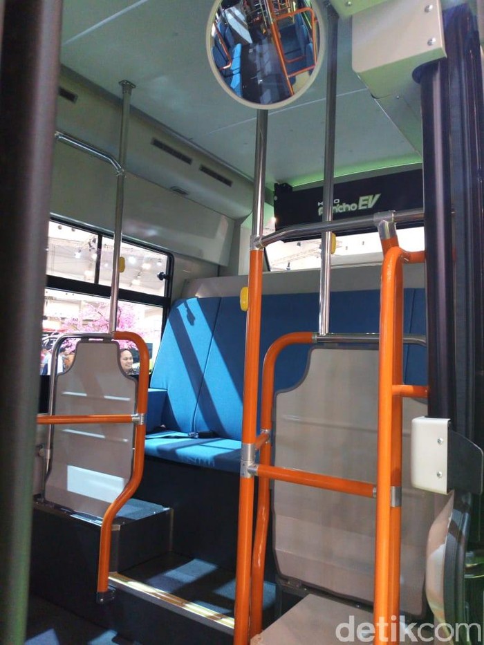 Tampang Bus Listrik Hino Poncho Electric Vehicle