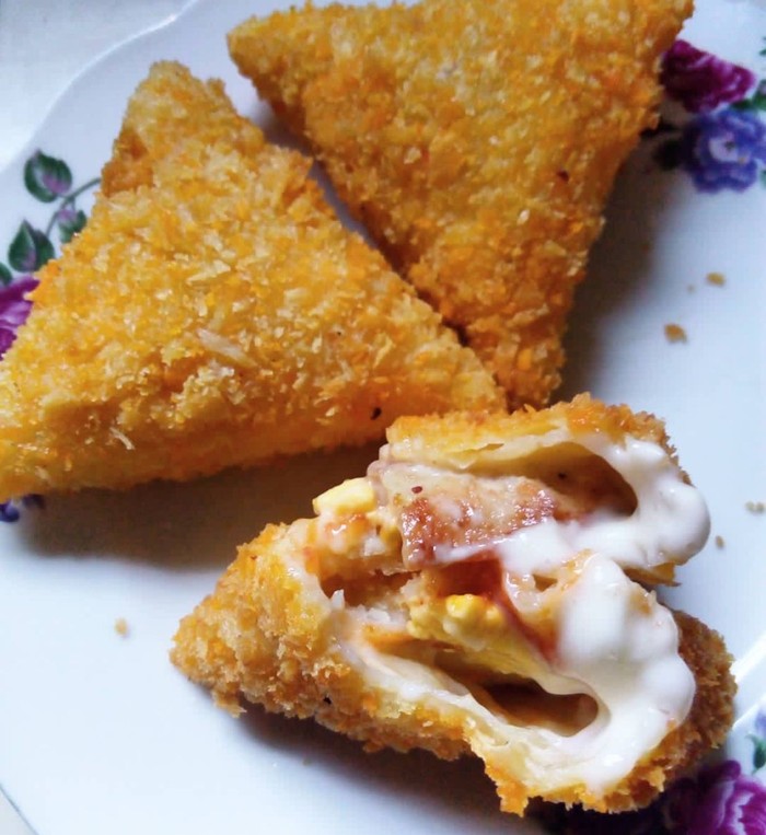 Siapa Mau Ngemil Risoles Aneka Isi yang Gurih Hangat Ini?