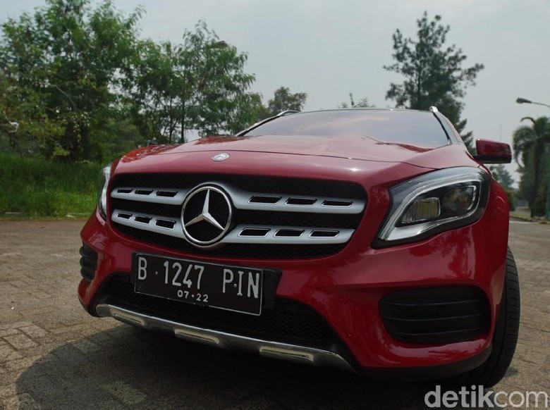 SUV Mungil nan Sporty Mercy GLA 200 AMG Line