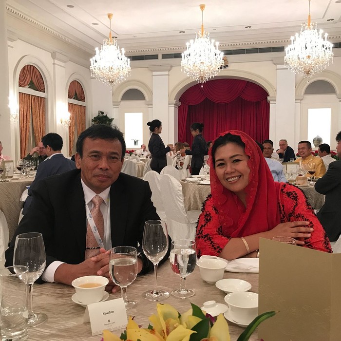 Makan Siang di New York hingga Makan Malam di Istana, Ini Pose Makan ... Makan Siang di New York hingga Makan Malam di Istana, Ini Pose Makan ...