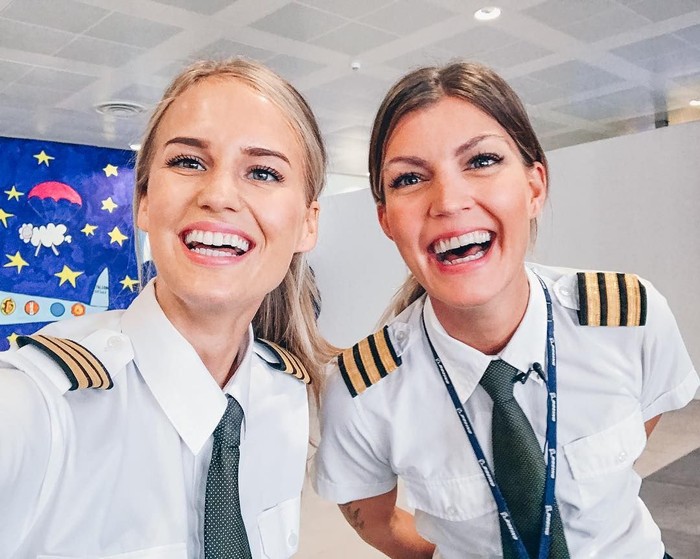10 Pesona Maria Fagerstrom, Pilot Cantik Asal Swedia yang Hobi Yoga