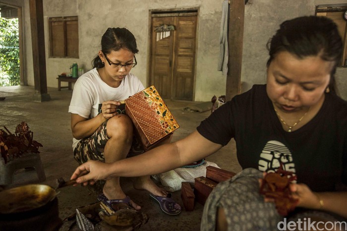 Berkenalan dengan Kerajinan Batik Kayu Krebet Khas Yogyakarta