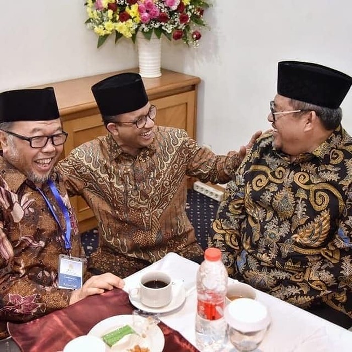 Hobi Ngopi dan Ngerujak, Ini Sosok Ahmad Heryawan yang Disebut Gantikan ... Hobi Ngopi dan Ngerujak, Ini Sosok Ahmad Heryawan yang Disebut Gantikan ...