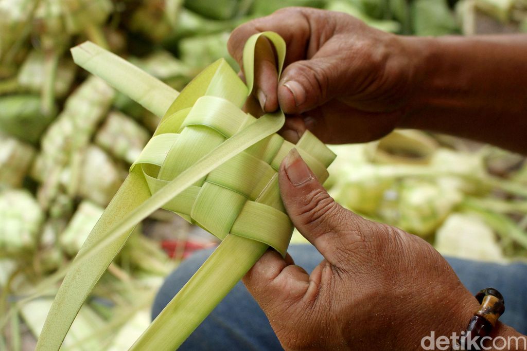 Sejarah Ketupat Lebaran, Ada Sejak Abad 15 dan Diperkenalkan Sunan Kalijaga Sejarah Ketupat Lebaran, Ada Sejak Abad 15 dan Diperkenalkan Sunan Kalijaga