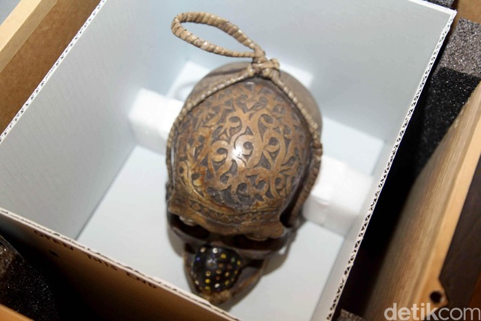 Kemenlu RI Serahkan Artefak Asli Indonesia ke Kemendikbud