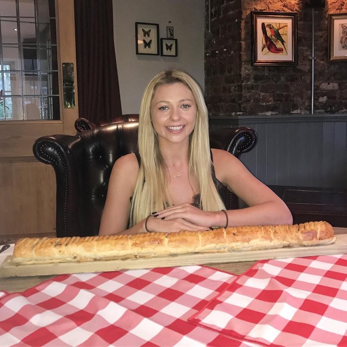Yuk! Kenalan Sama Jawara Makan Seksi dari Inggris, Kate Ovens