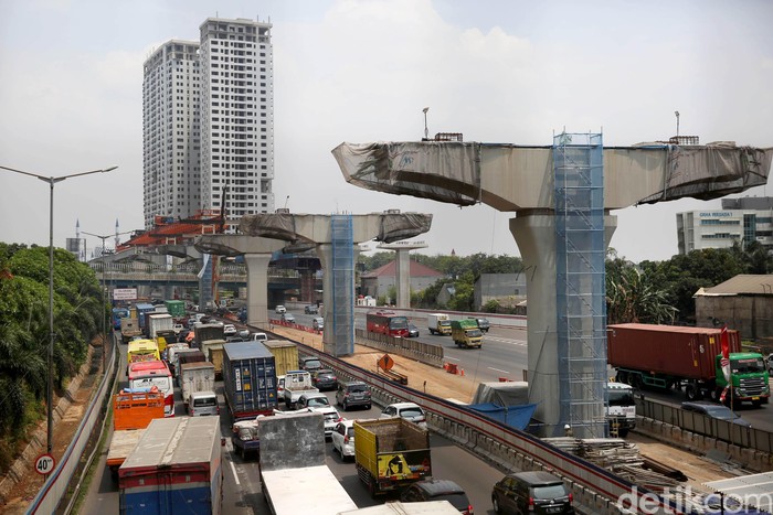 Pembangunan Jalan Tol Jakarta-Cikampek Elevated Dikebut