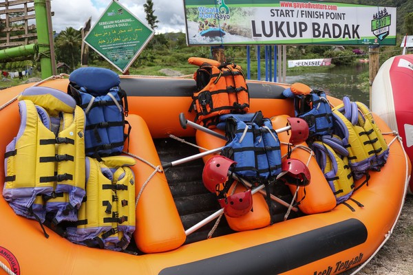 Foto: Rafting Seru di Kaki Gunung Leuser