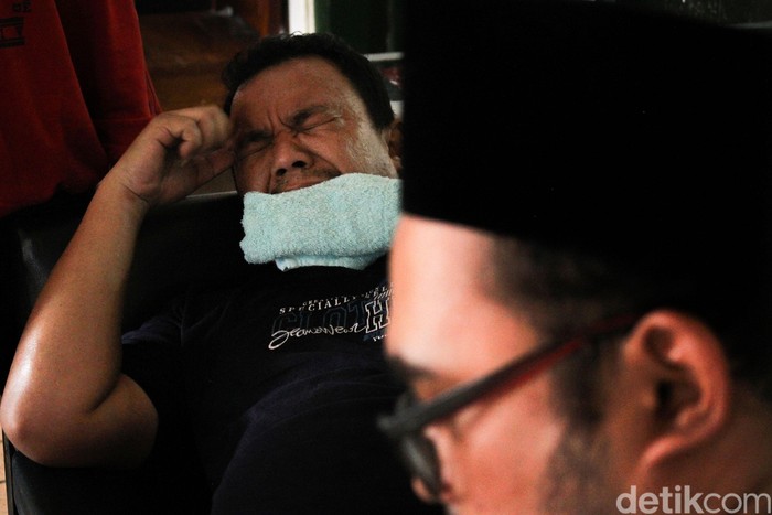 Turun-temurun Legenda Rumah Patah Tulang Haji Naim