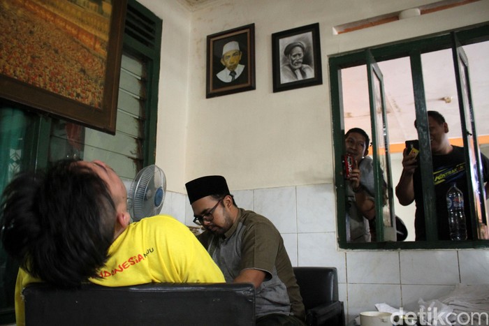 Turun-temurun Legenda Rumah Patah Tulang Haji Naim