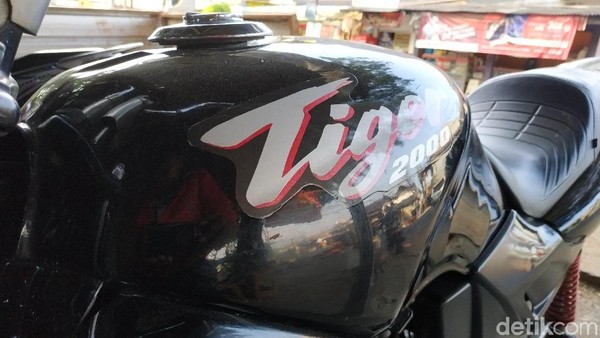 Honda Tiger 2000