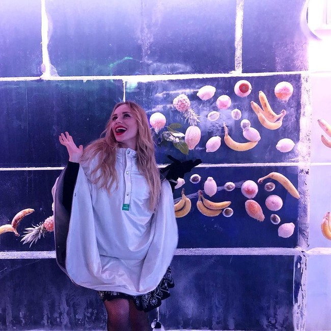 Sosok Wanita Cantik Viral, Siram Pria yang Duduk Ngangkang di Kereta