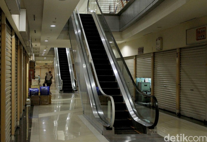 Penampakan Terkini Sepinya Roxy Square yang Kehilangan Pembeli