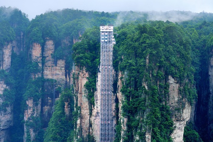 Wisata Gunung 'Avatar' Di China