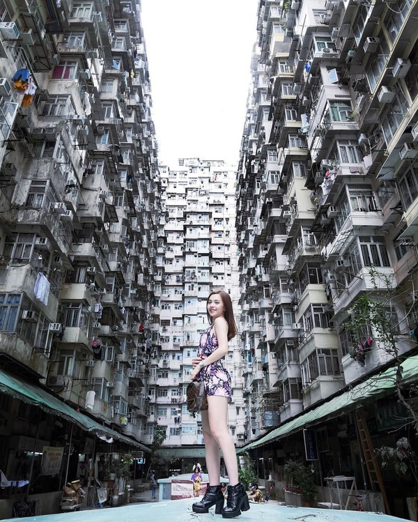 Gaya Liburan Pramugari Cantik AirAsia yang Fotonya Viral