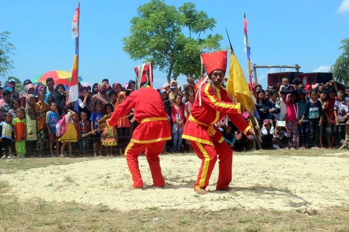 Potret Atraksi Budaya Suku Mbojo di Bima yang Fotogenik