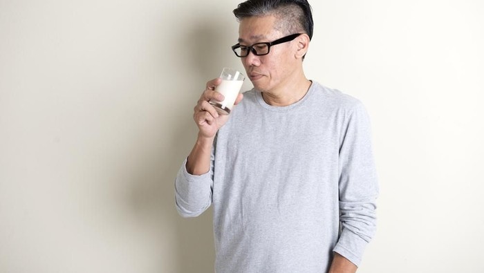 Ini Loh Sederet Manfaat Minum Susu Saat Sahur