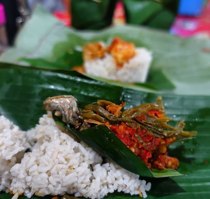 Biar Sedikit Paling Nikmat Sarapan Nasi Perang dengan Kopi Hangat