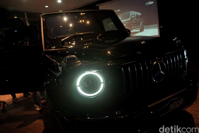 SUV Rp 7,2 Miliar Mercy Mengaspal di Jakarta