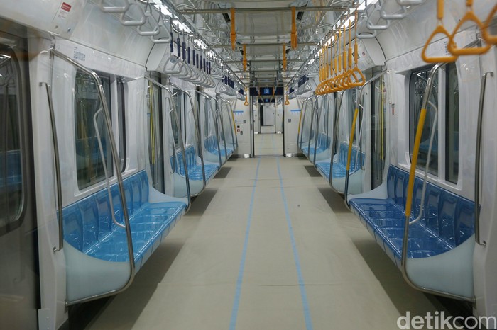 Mengintip Kerennya Interior MRT Jakarta