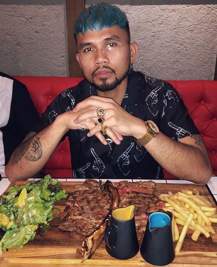 Roy Ricardo Rapper yang Doyan Banget Steak dan Kentang Goreng