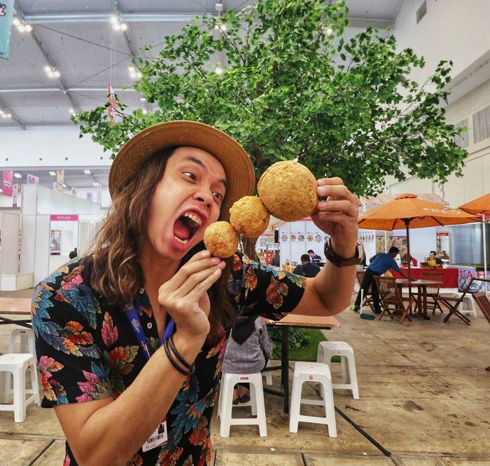 Aksi Gerry Girianza, Chef Muda Sekaligus YouTuber yang Doyan Makan Enak