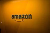 Logo Baru Amazon Disebut Mirip Kumis Hitler