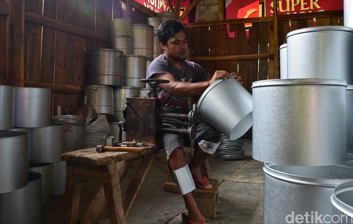 Melihat Pembuatan Langseng Tradisional di Cileunyi