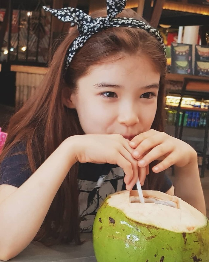 Ini Lauren Lunde, Model Cilik yang Tetap Cantik Saat Makan