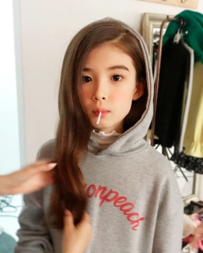Ini Lauren Lunde, Model Cilik yang Tetap Cantik Saat Makan